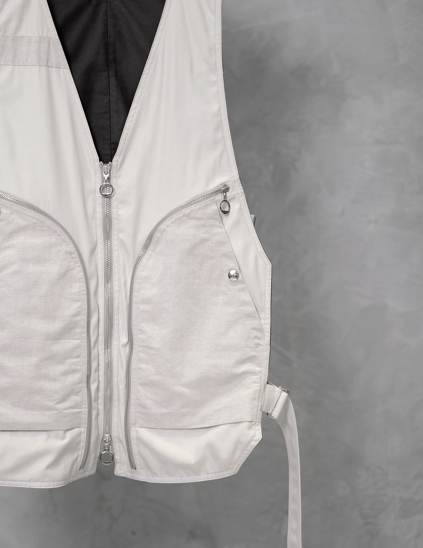 ANEI AN0221-S1308 OVER ZIP VEST 2TONE – hideandseekStore